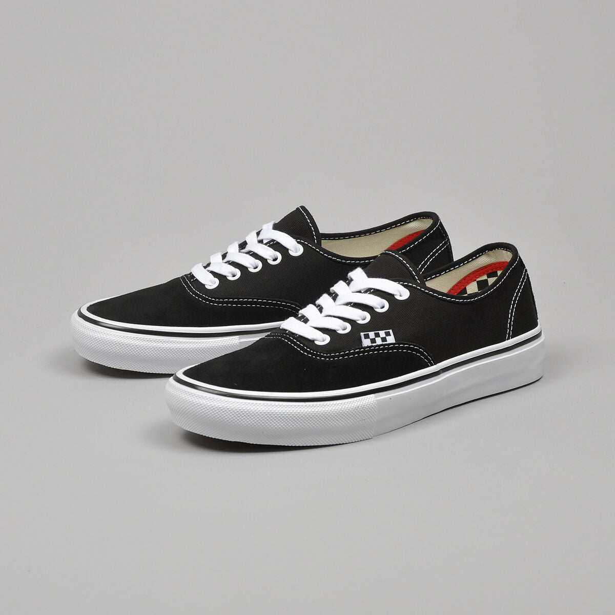 Authentic Skate Pro 'Black/White' – Common Ground