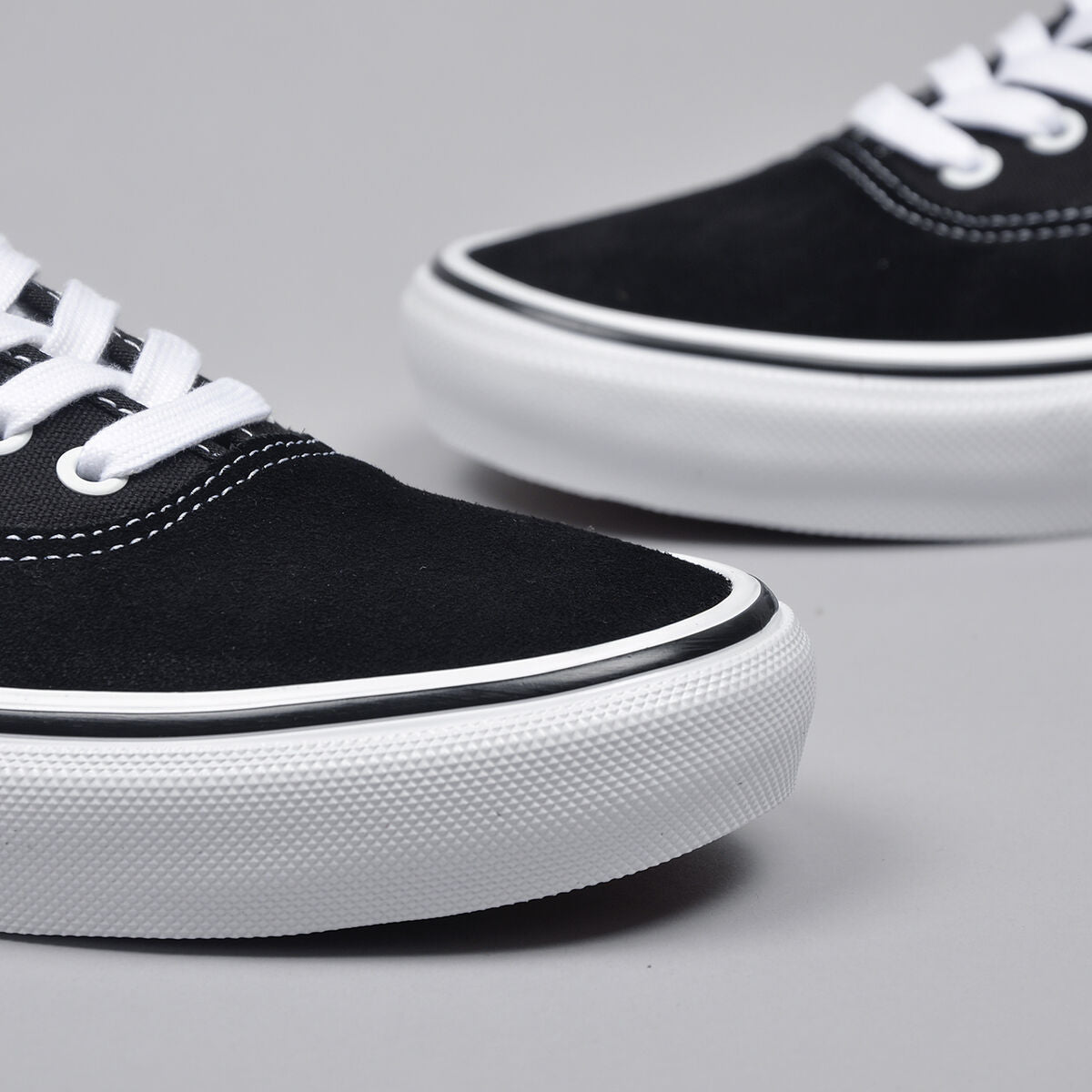 Authentic Skate Pro 'Black/White' – Common Ground
